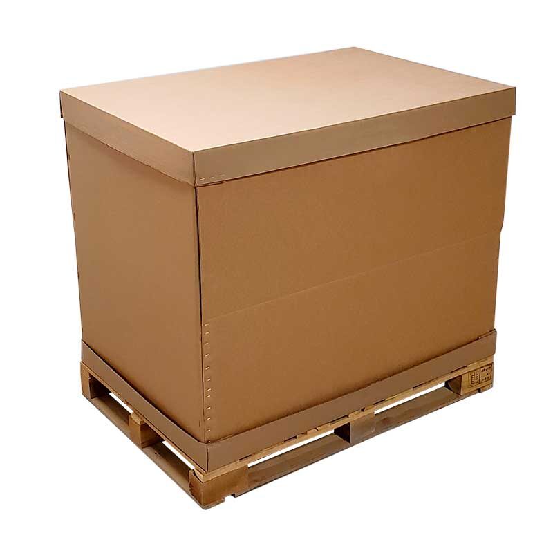 Contenedores de cartón con tarima para envíos consolidados.